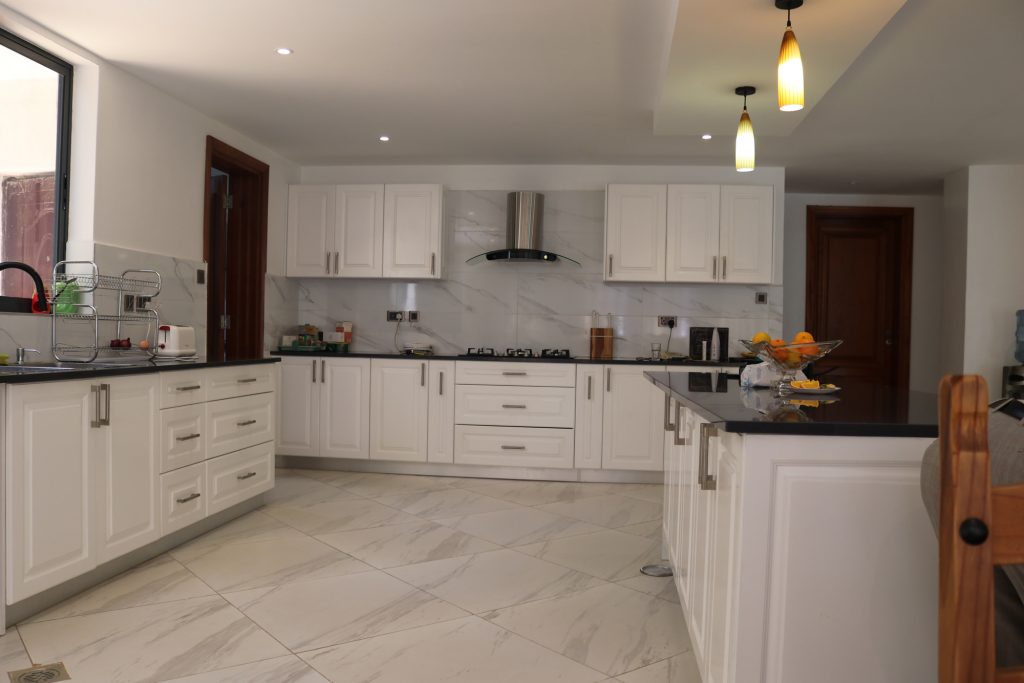Mela Edge Kitchens Kenya | Kitchens Kenya | Interiors Kenya | Wood Kivu ...
